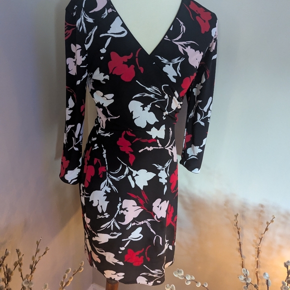 White House Black Market | Dresses | Whbm Floral Wrap Dress Reversible ...